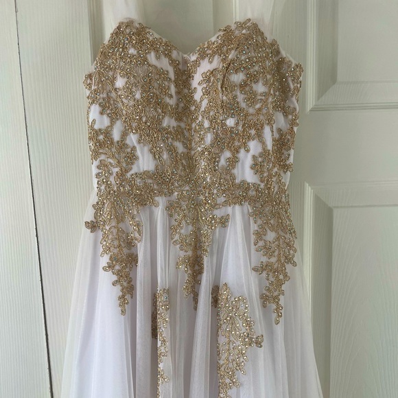 City Triangles | Dresses | White Tulle Prom Dress | Poshmark